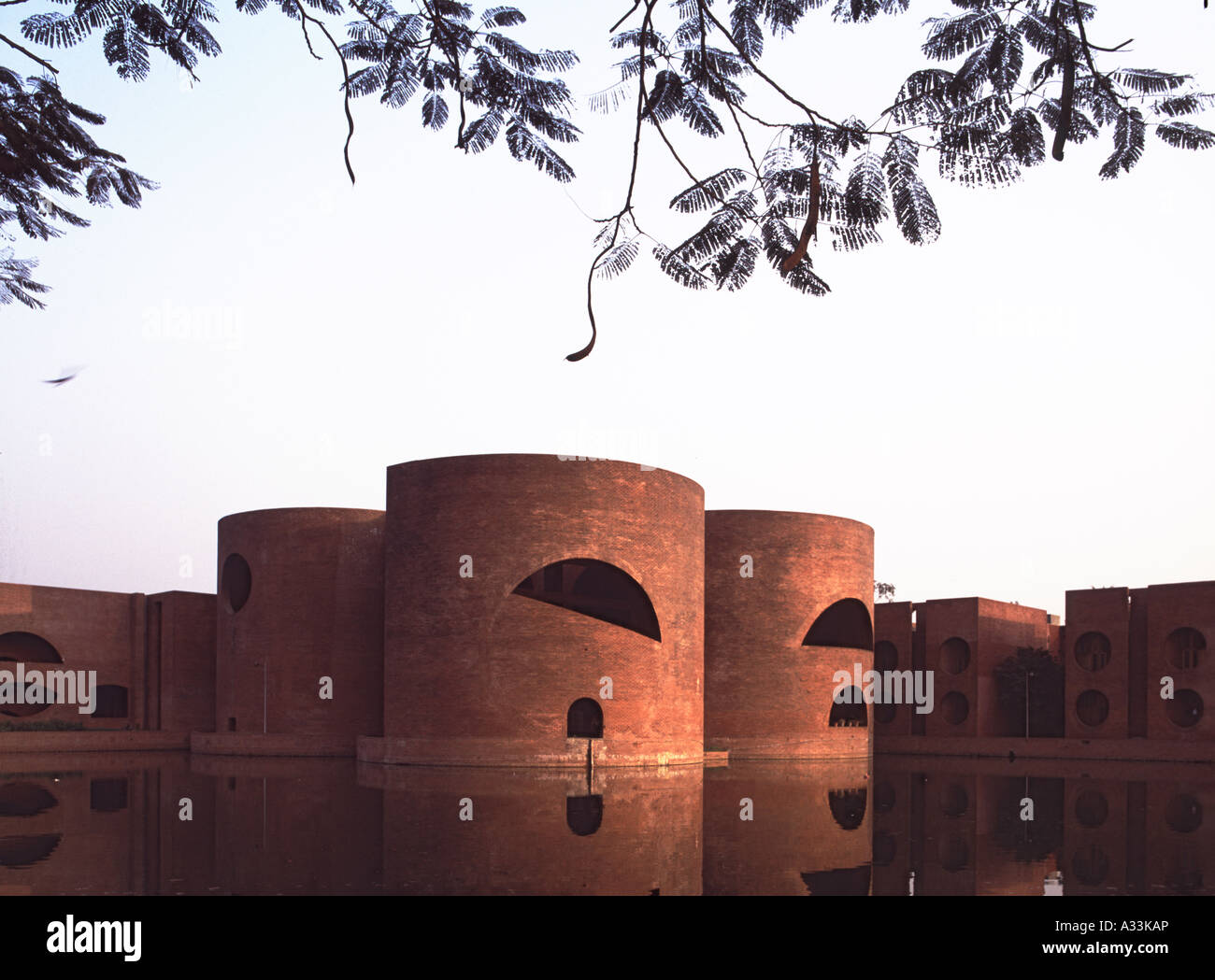 Louis kahn dhaka hi-res stock photography and images - Alamy