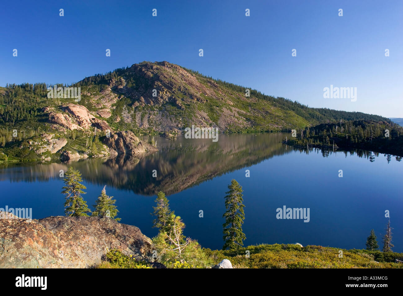 Sierra nevada mountains long range hi-res stock photography and images ...
