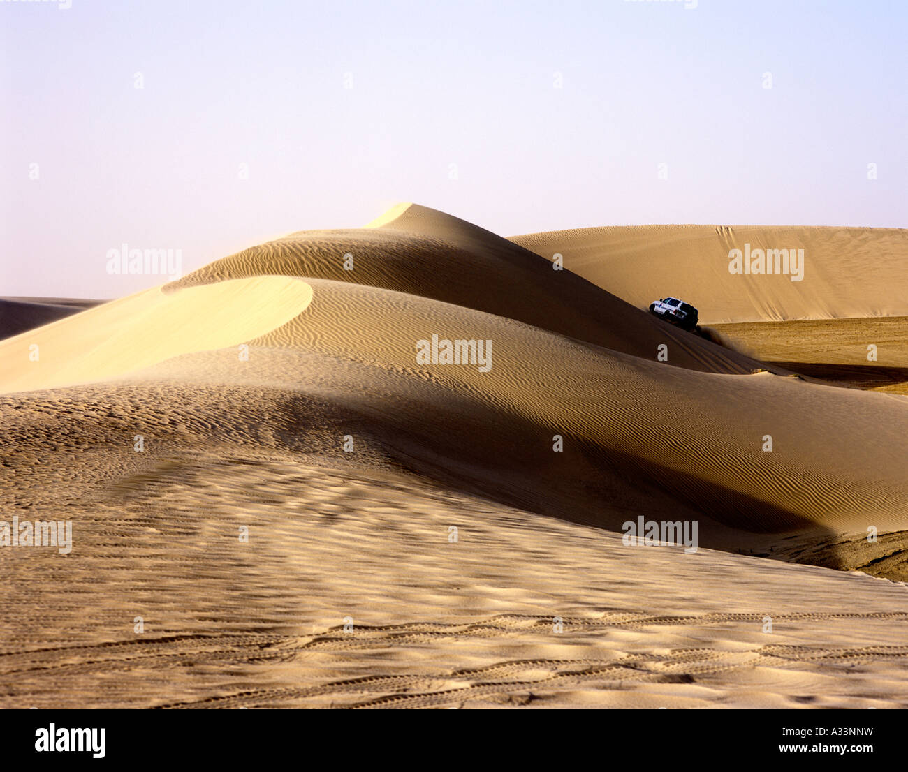 Qatar deserts hi-res stock photography and images - Alamy