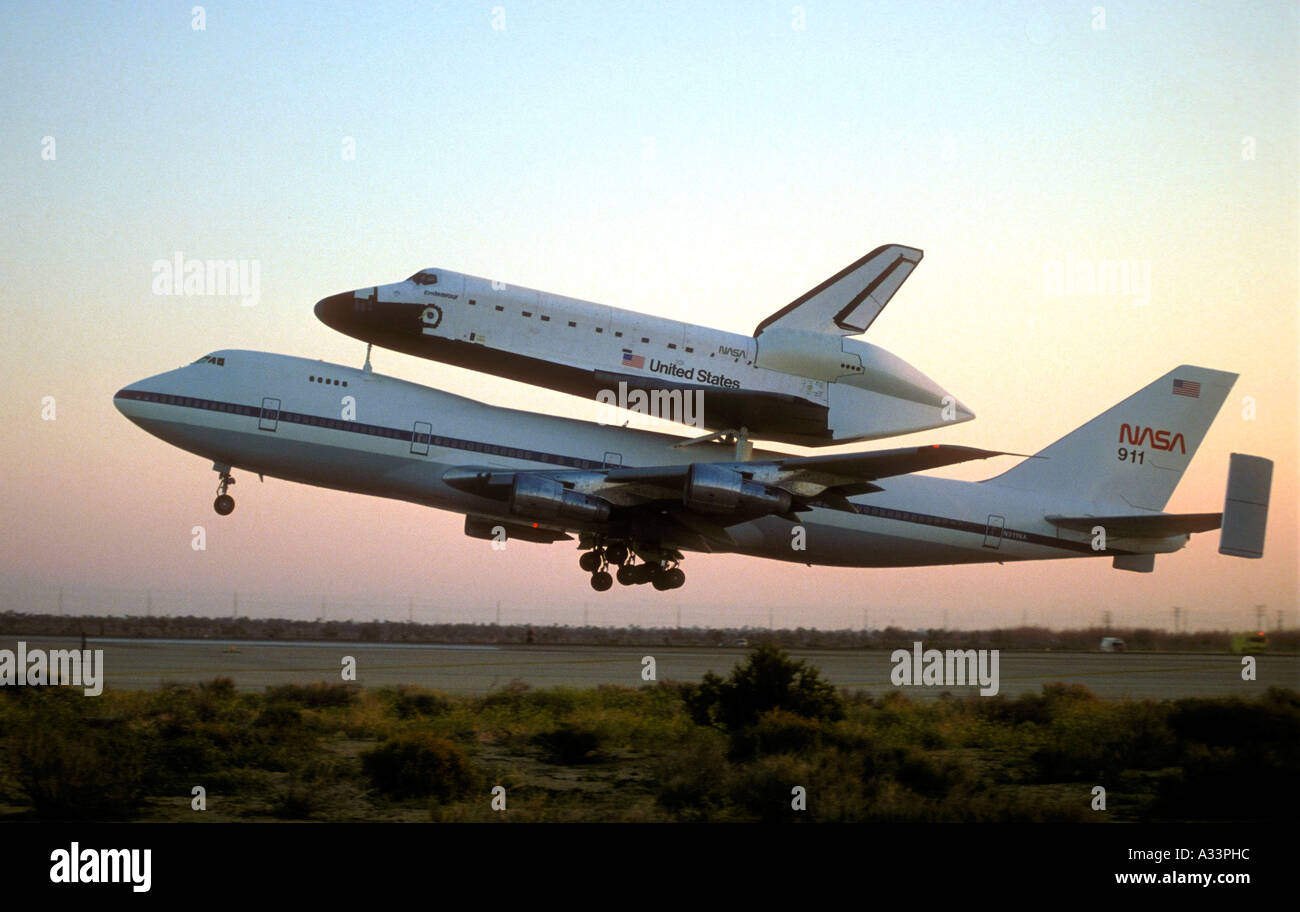 Space Shuttle on 747 Stock Photo - Alamy