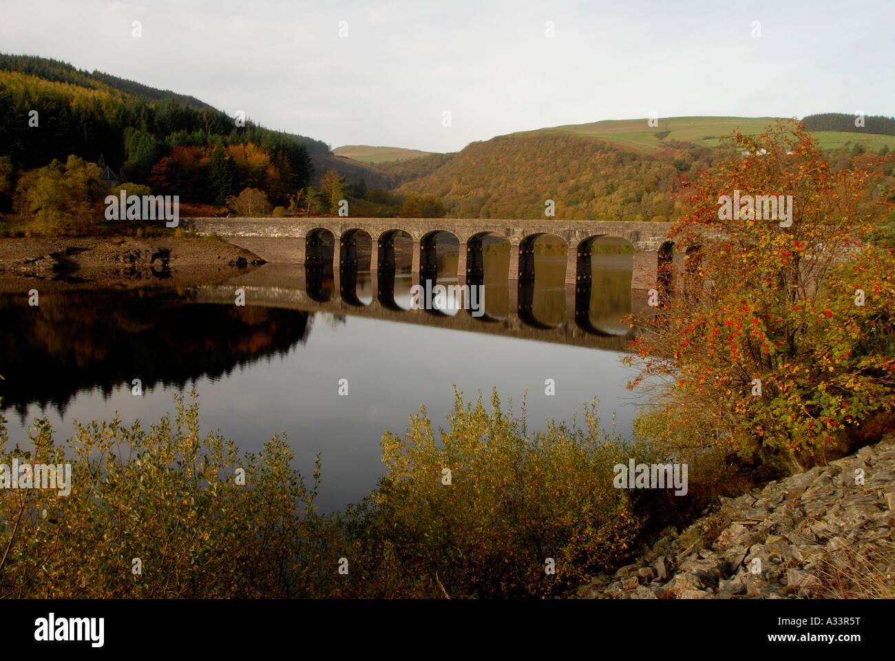 Garreg Ddu Reservoir Elan Valley Mid Wales Stock Photo - Alamy