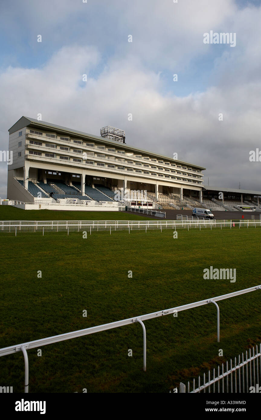 Epsom racecourse grandstand hi-res stock photography and images - Alamy