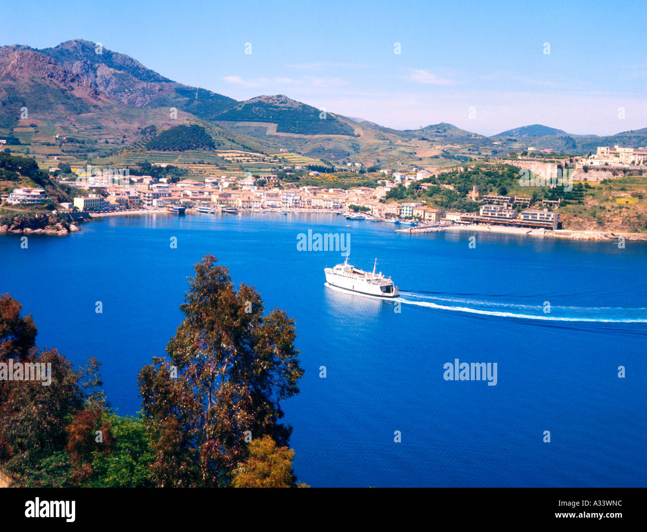 Azzurro hi-res stock photography and images - Alamy