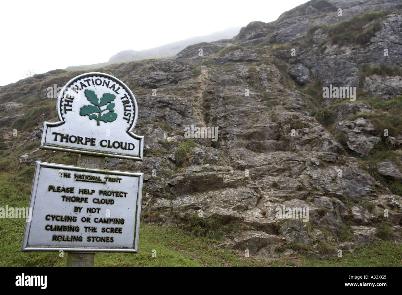 Thorpe Cloud Dovedale, Peak District National Park, Derbyshire, England ...