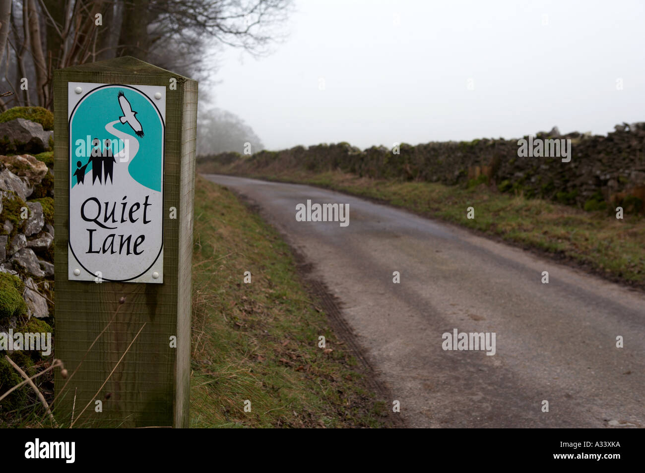Quiet lane sign Youlgreave, Peak District National Park, Derbyshire ...