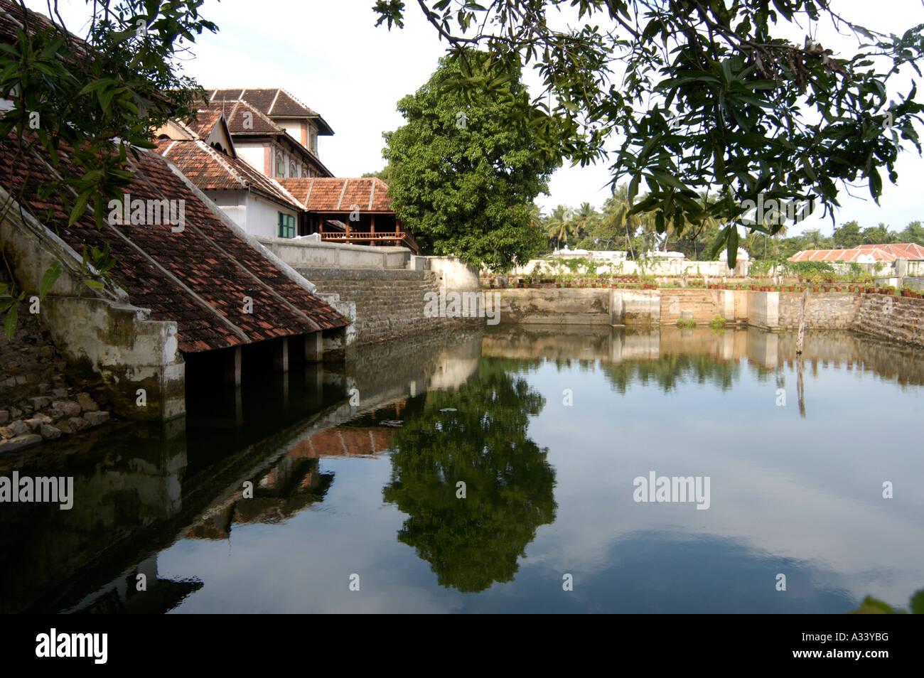TRADITIONAL HOUSE AND POND INSIDE KOLLANGODE KALARI KOVILAKOM CGH EARTH ...