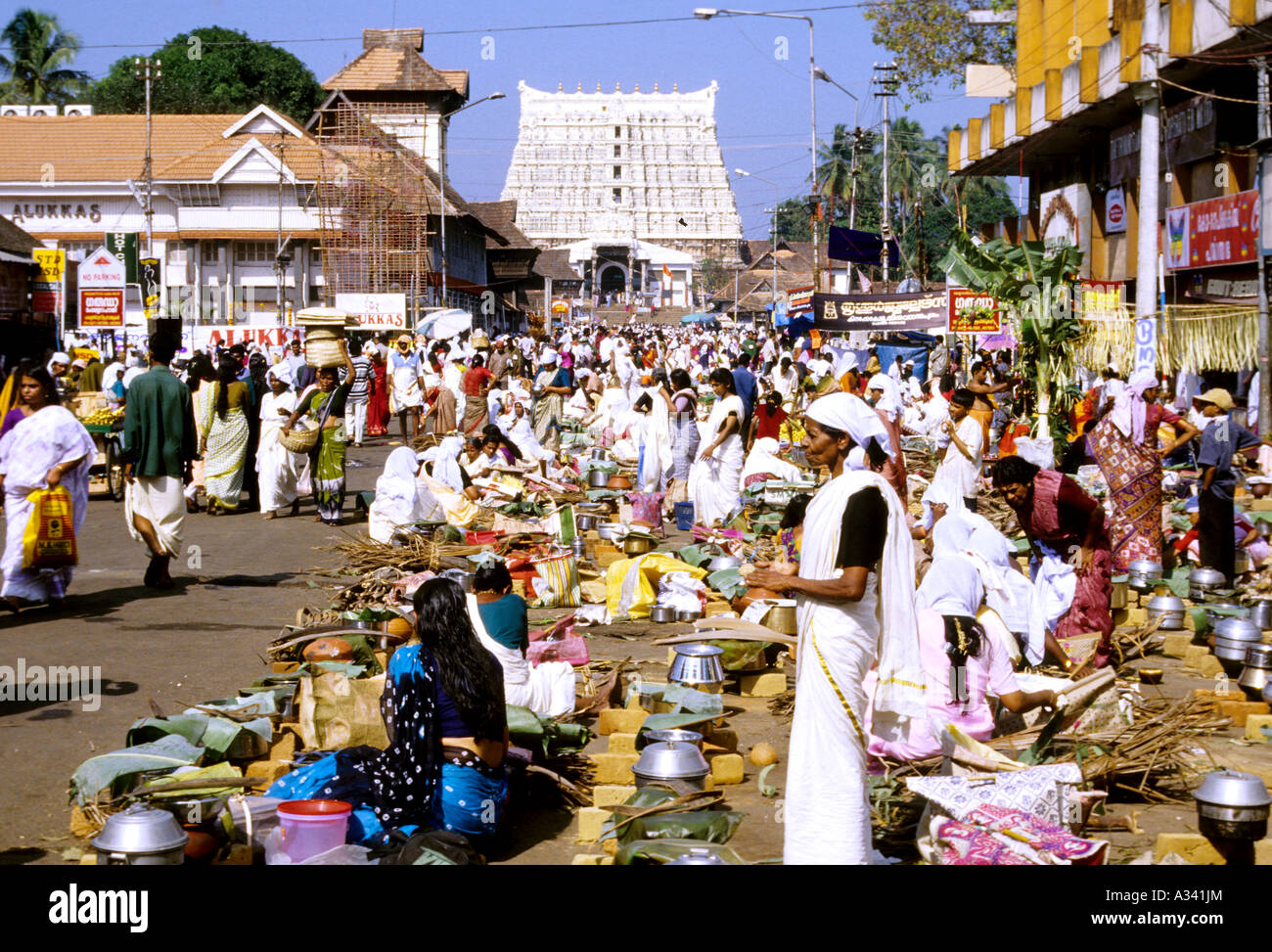 Attukal pongala hi-res stock photography and images - Alamy