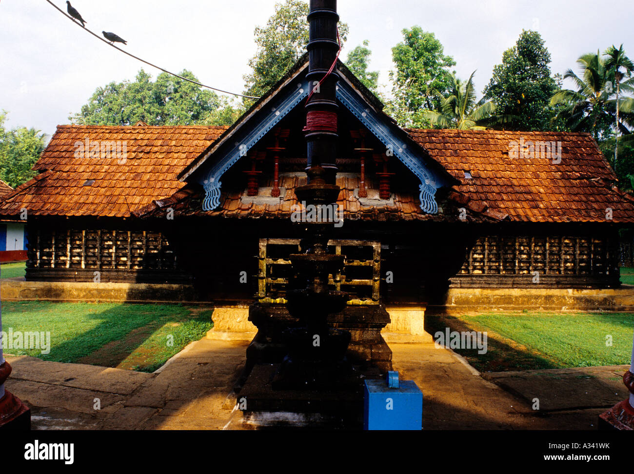 Lokanarkavu temple in kozhikode kerala hi-res stock photography and ...