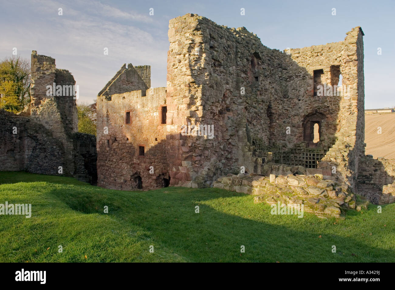 Dunbar castle scotland hi-res stock photography and images - Alamy