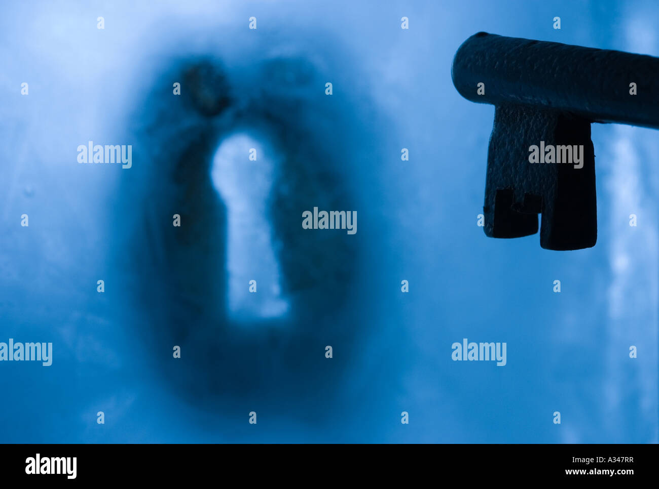 Frozen lock hi-res stock photography and images - Alamy