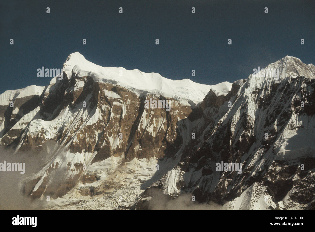 Annapurna iv hi-res stock photography and images - Alamy