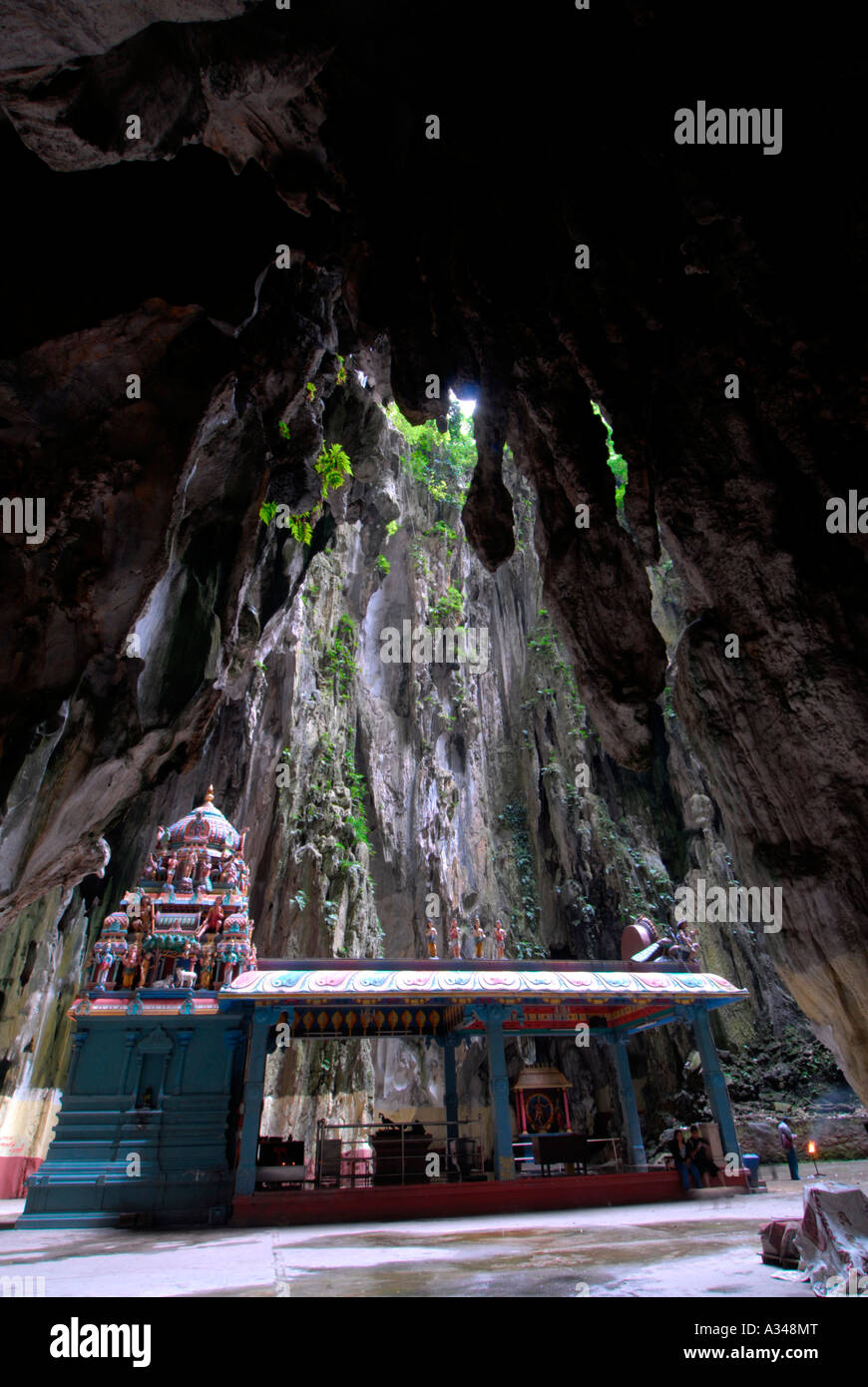 Hindu shrine temple cave hi-res stock photography and images - Alamy