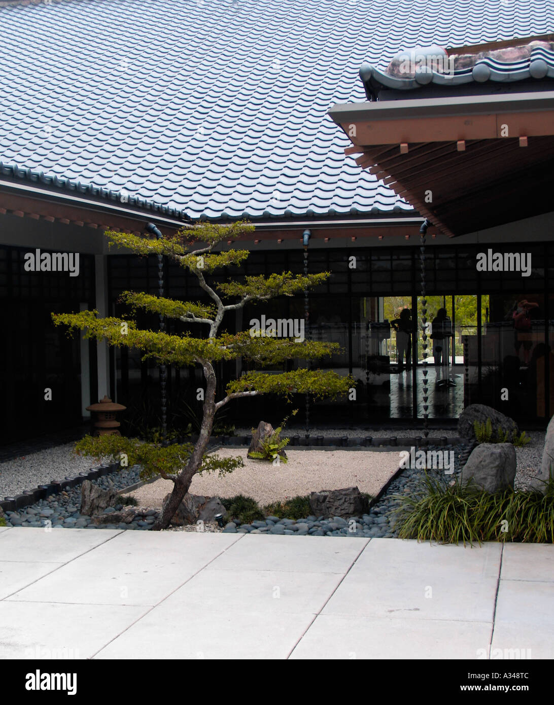 Entrance Building Morikami Japanese Gardens Stock Photo - Alamy