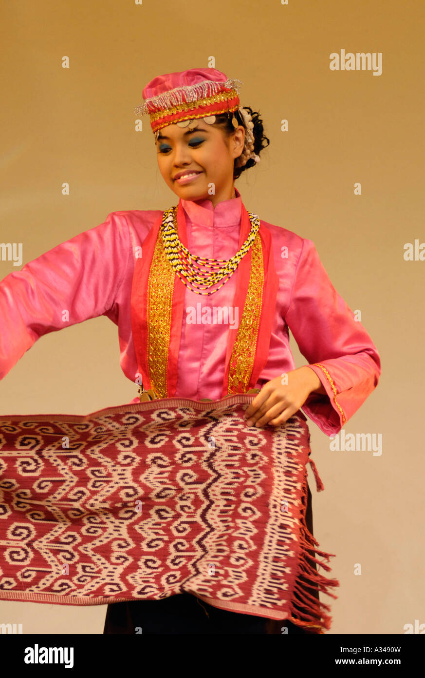 Iban dancer hi-res stock photography and images - Alamy