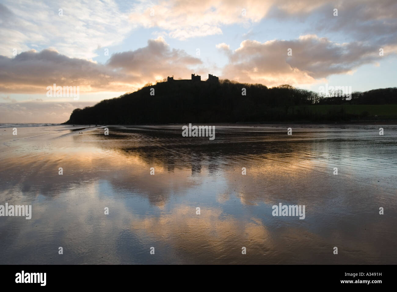 Llansteffan Castle at Sunset Carmarthenshire West Wales Stock Photo - Alamy