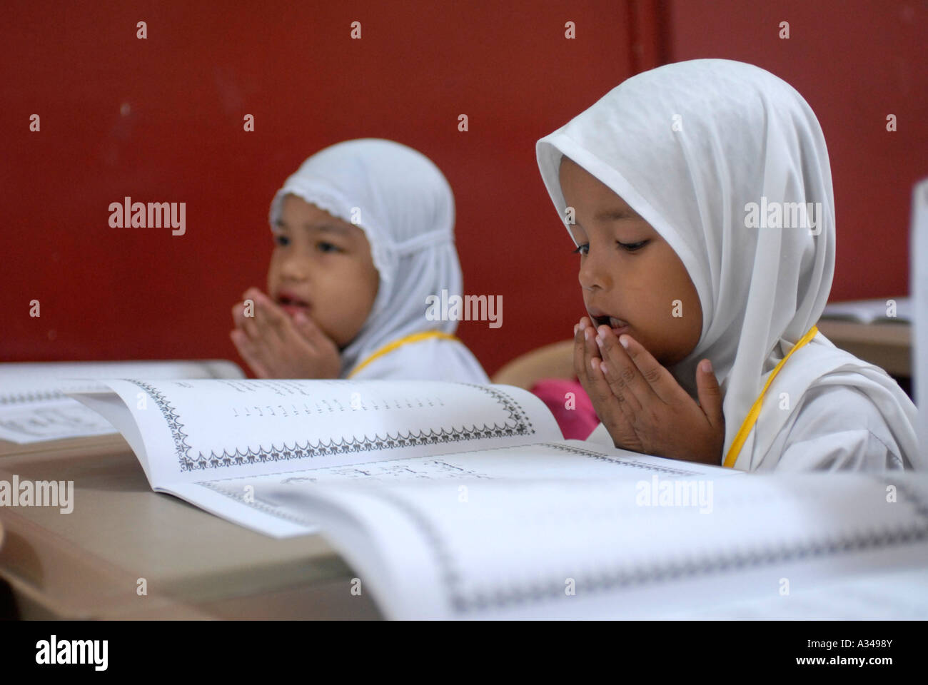 Muslim school hi-res stock photography and images - Alamy