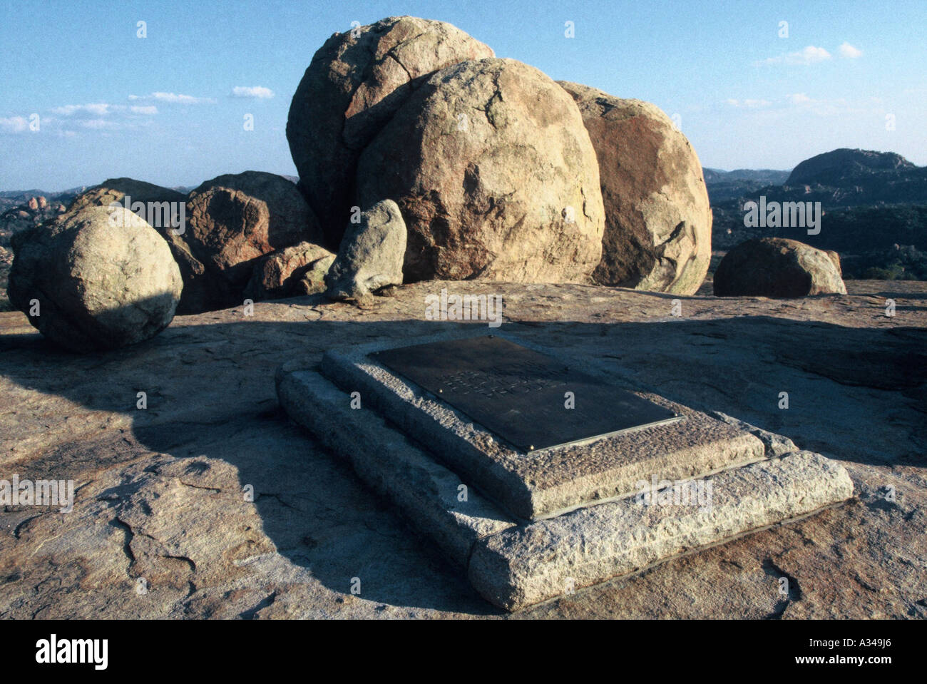 Cecil rhodes grave hi-res stock photography and images - Alamy