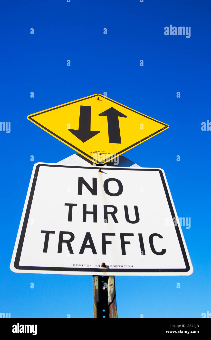 No thru traffic sign hi-res stock photography and images - Alamy