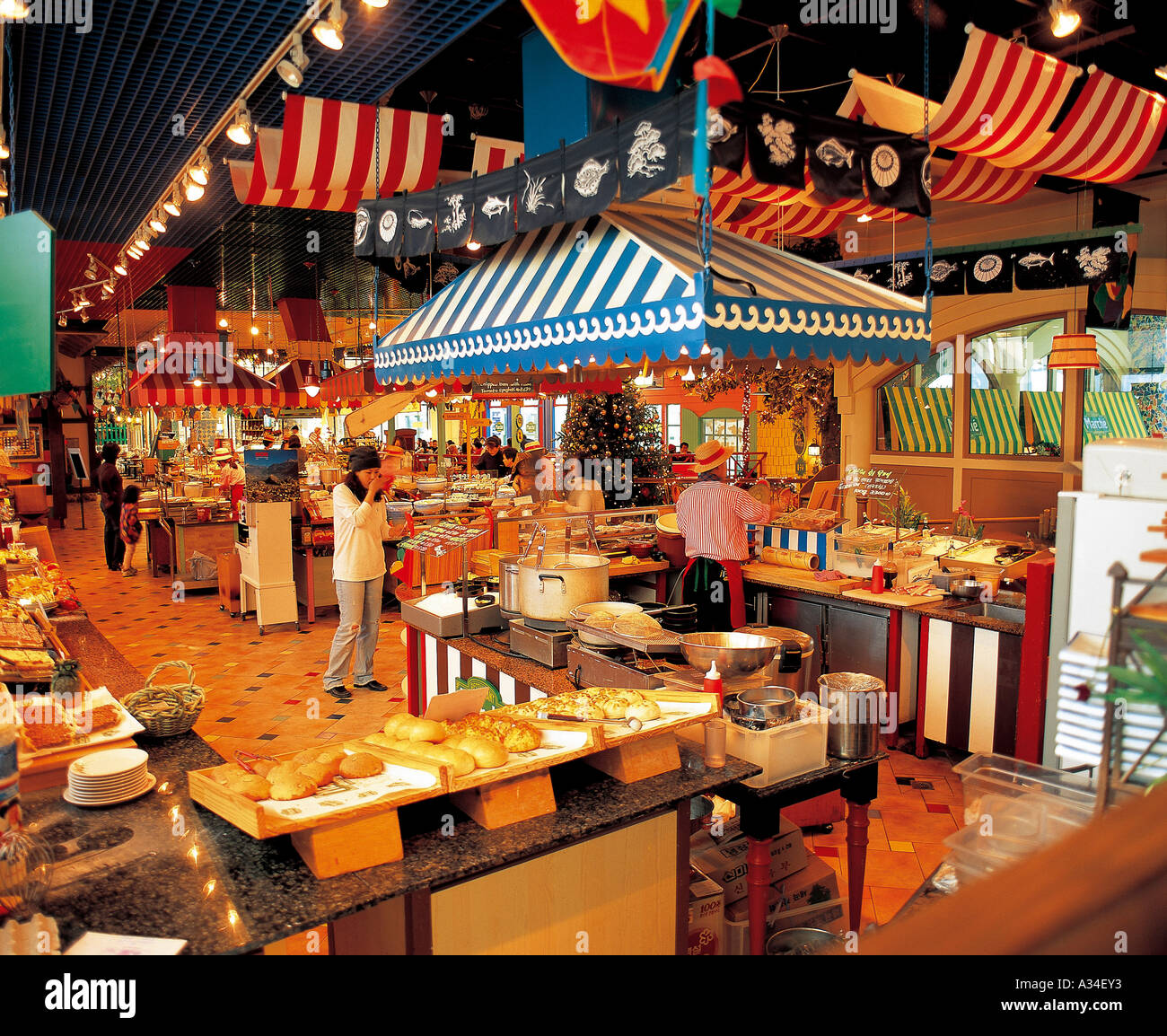 Interior restaurant commercial kitchen hi-res stock photography and ...