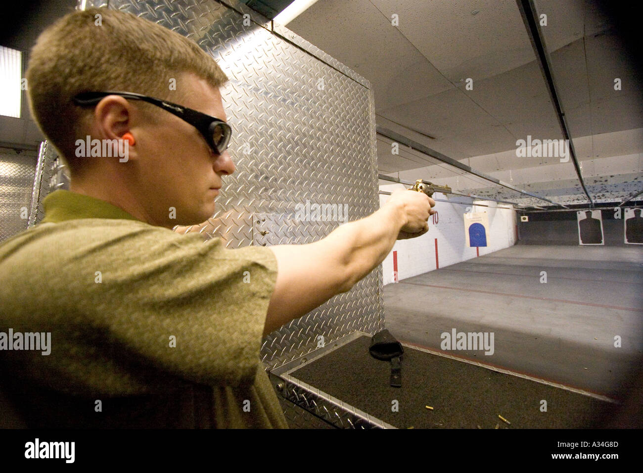 Target practice gallery hi-res stock photography and images - Alamy