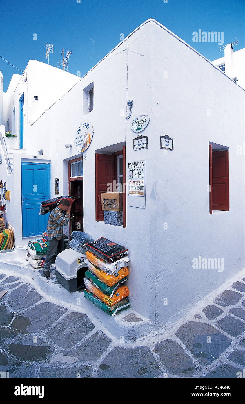 White door in corner hi-res stock photography and images - Alamy