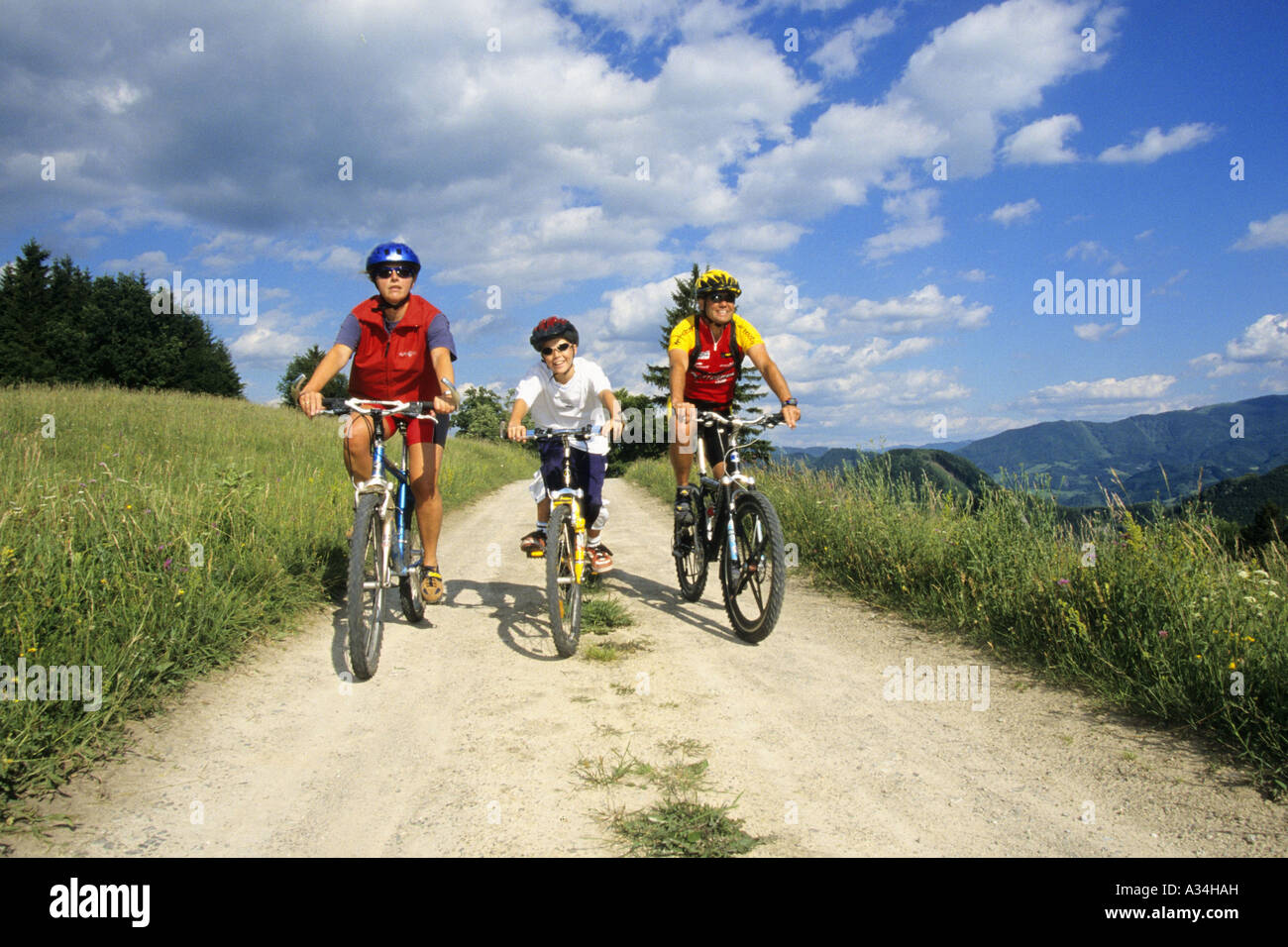 Children adults mountain bikes hi-res stock photography and images - Alamy