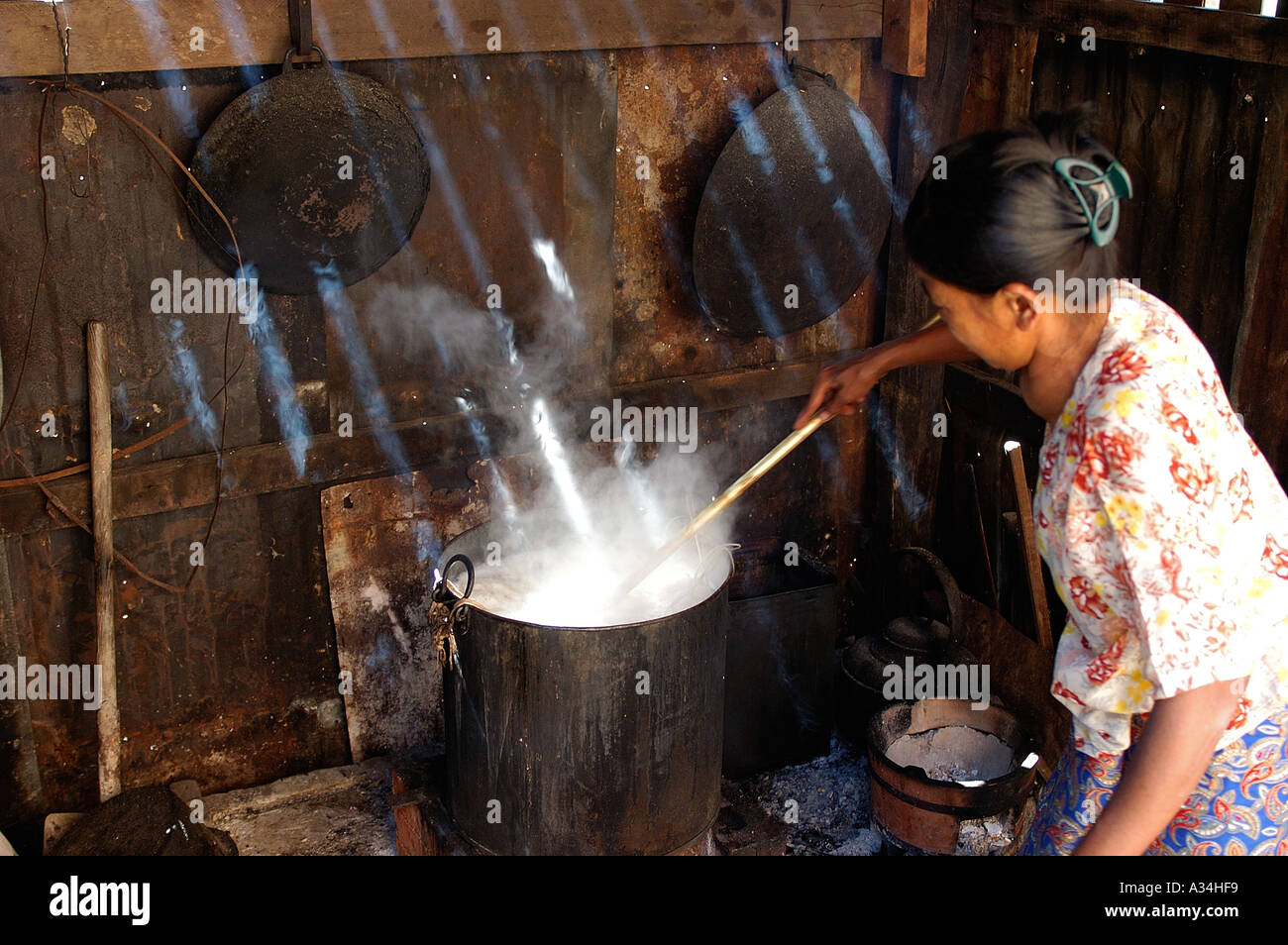 cooking outside kitchen Inle Lake Burma Myanmar Stock Photo - Alamy