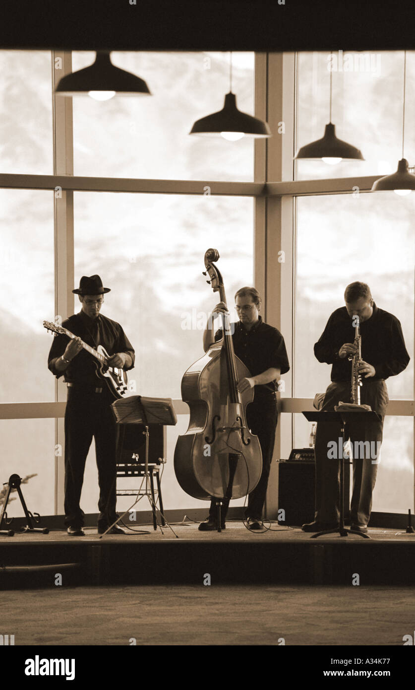 Band of musicians hi-res stock photography and images - Alamy