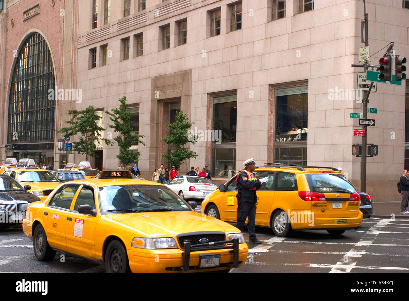 New york city taxi caught in traffic hi-res stock photography and ...