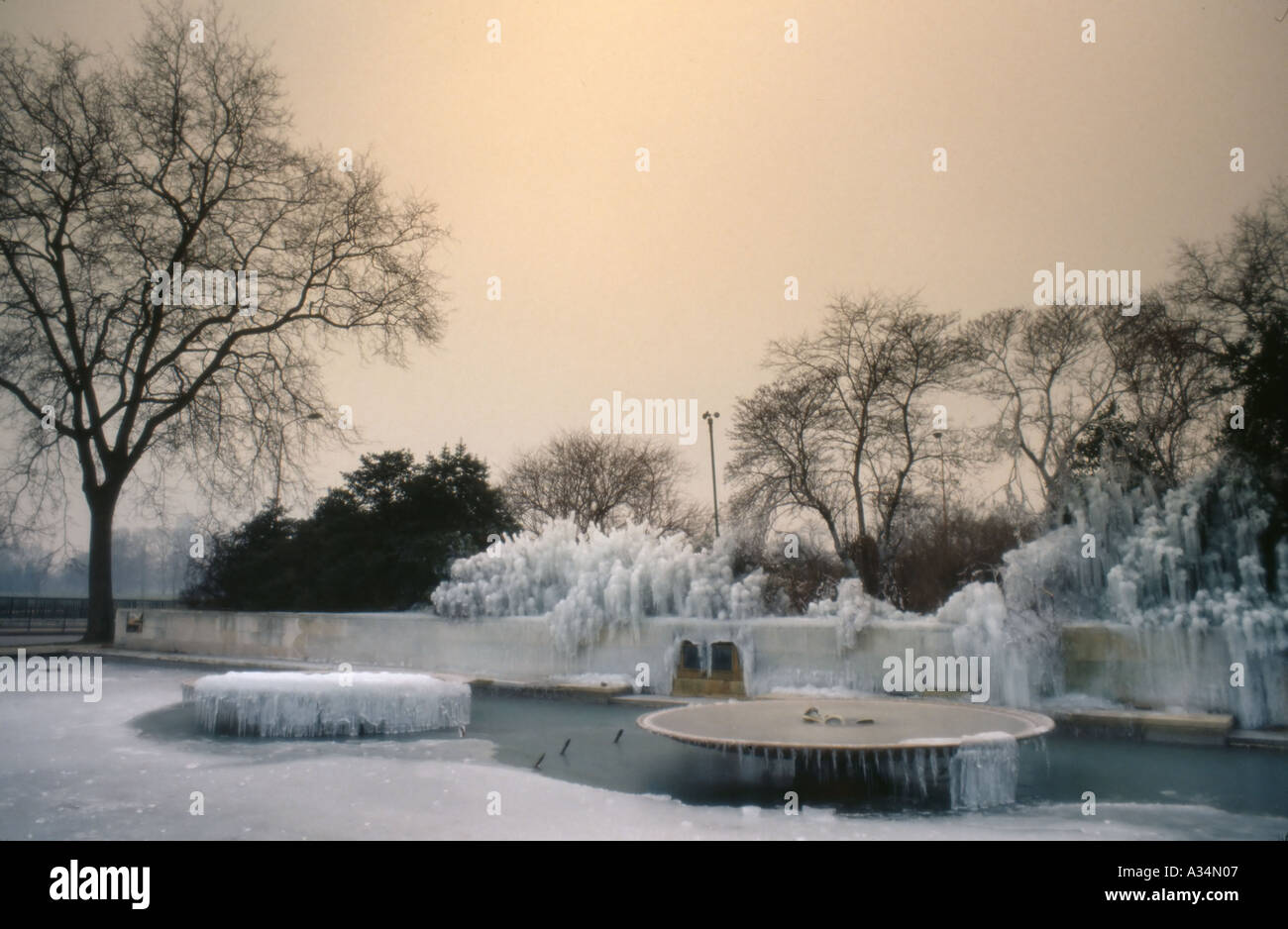 Marble Arch London Winter 1985 frozen fountains Stock Photo - Alamy
