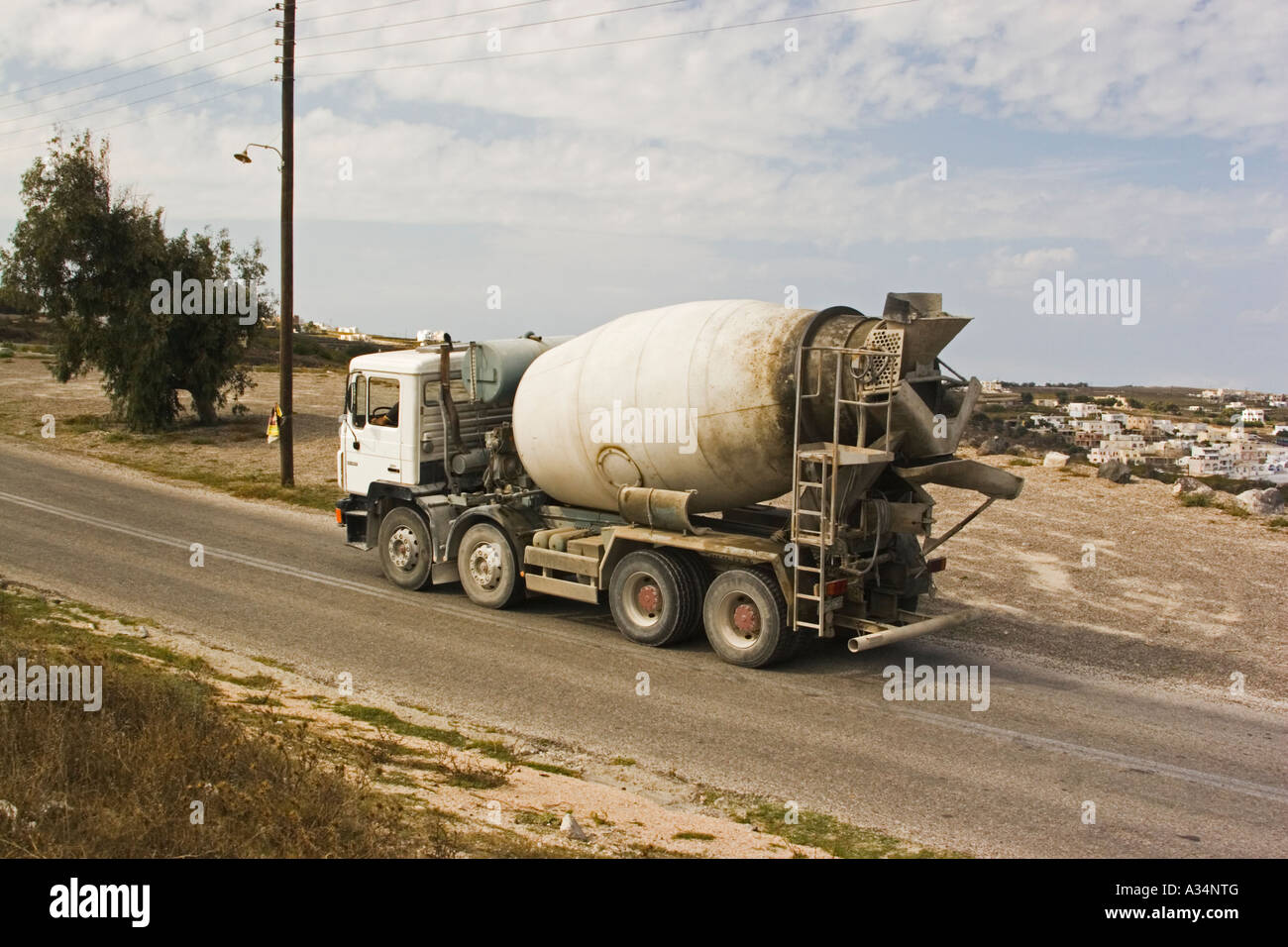 Concrete mixer lorry hi-res stock photography and images - Alamy
