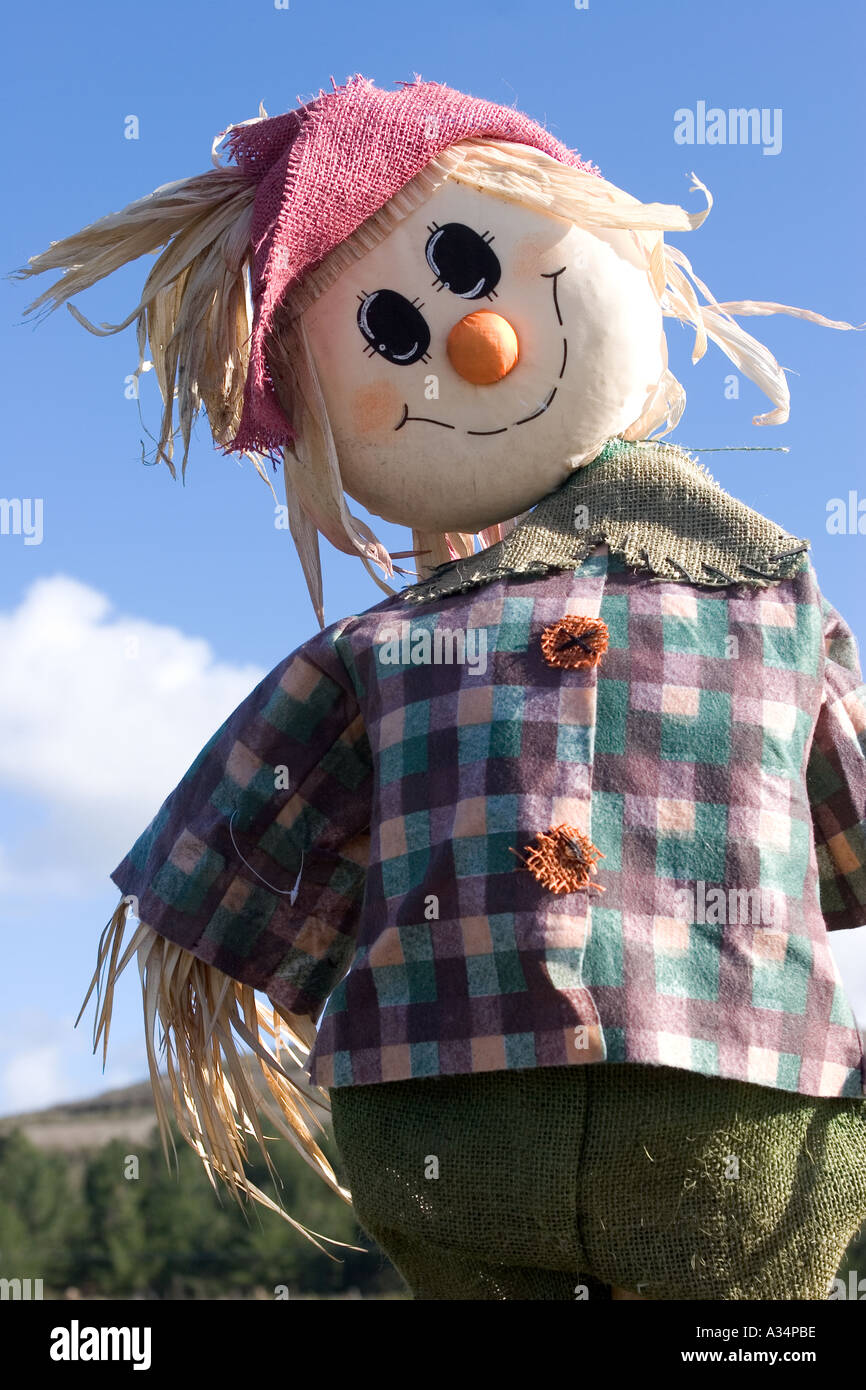 Smiley face scarecrow hi-res stock photography and images - Alamy
