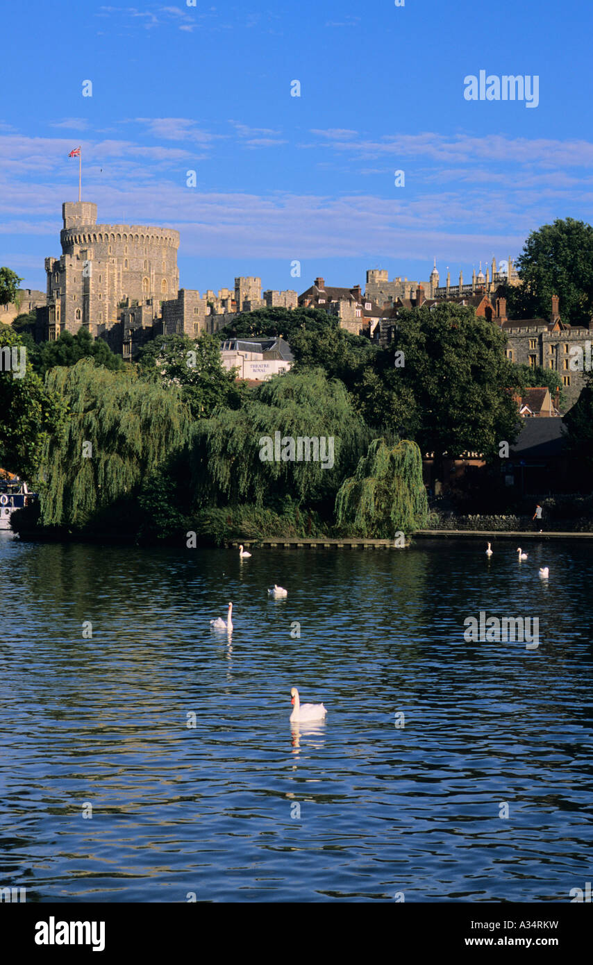 Windsor castle from river hi-res stock photography and images - Alamy