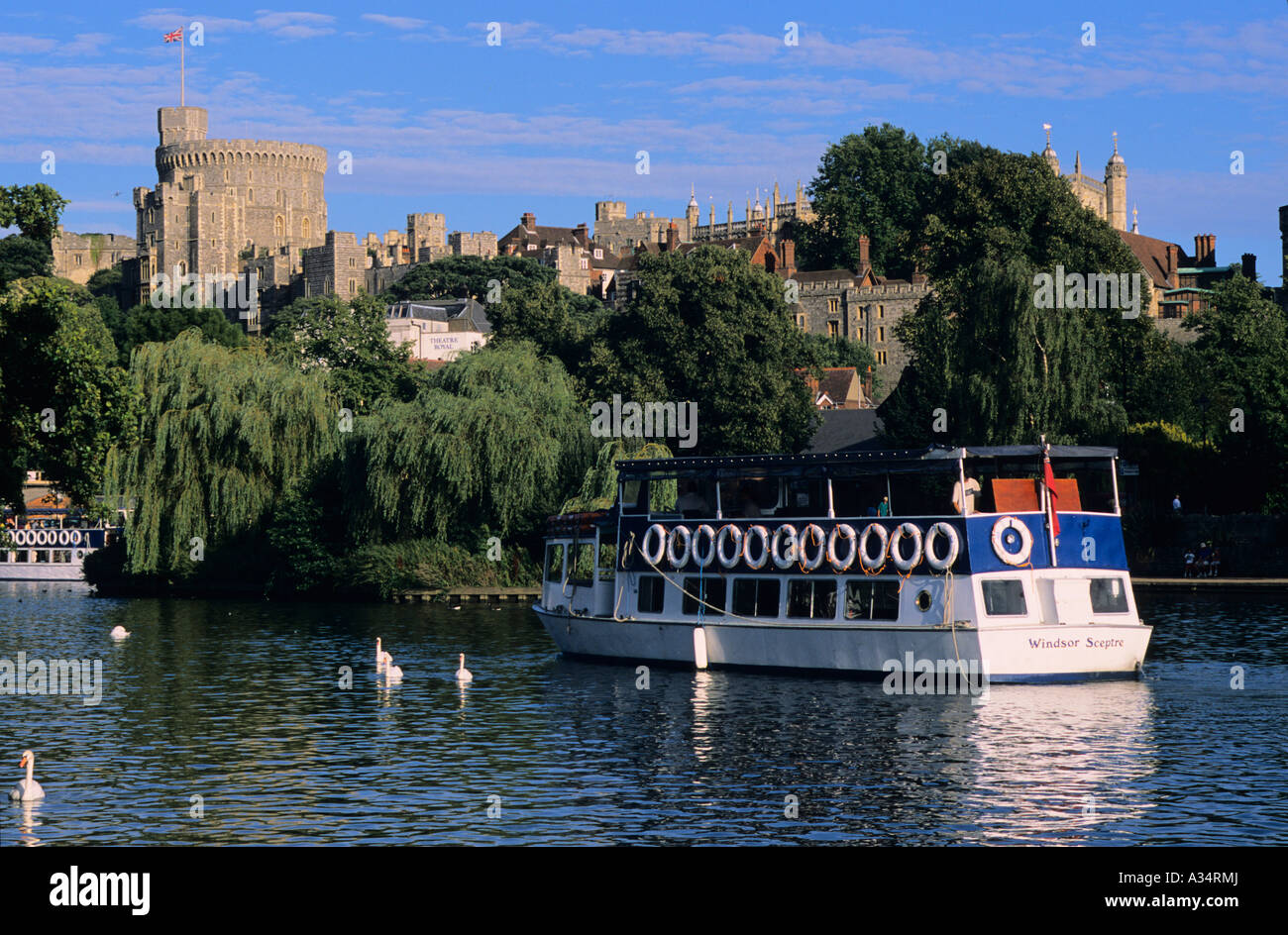 Windsor castle from river hi-res stock photography and images - Alamy