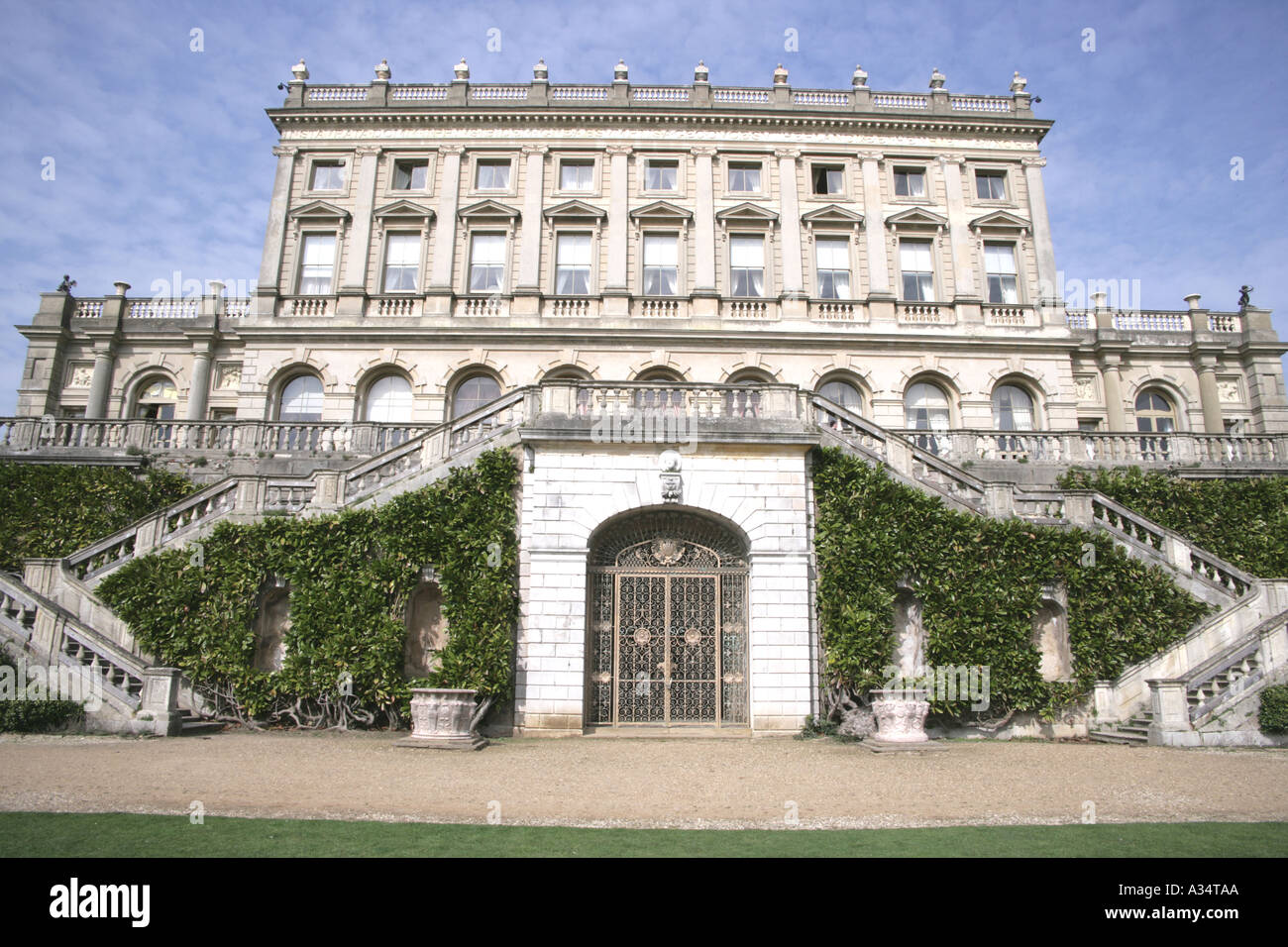 Stately home steps hi-res stock photography and images - Alamy