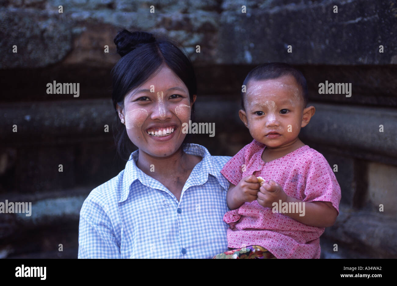 Burmese mother and child Bagan Myanmar Stock Photo - Alamy