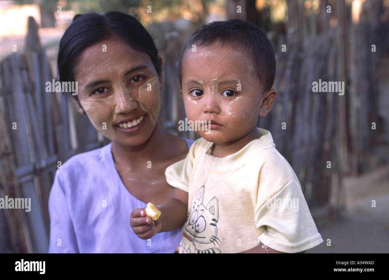 Burmese mother and child Bagan Myanmar Stock Photo - Alamy