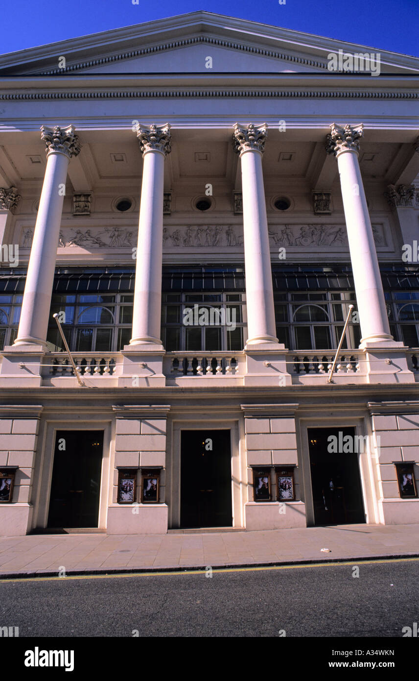 Royal opera house london stage hi-res stock photography and images - Alamy