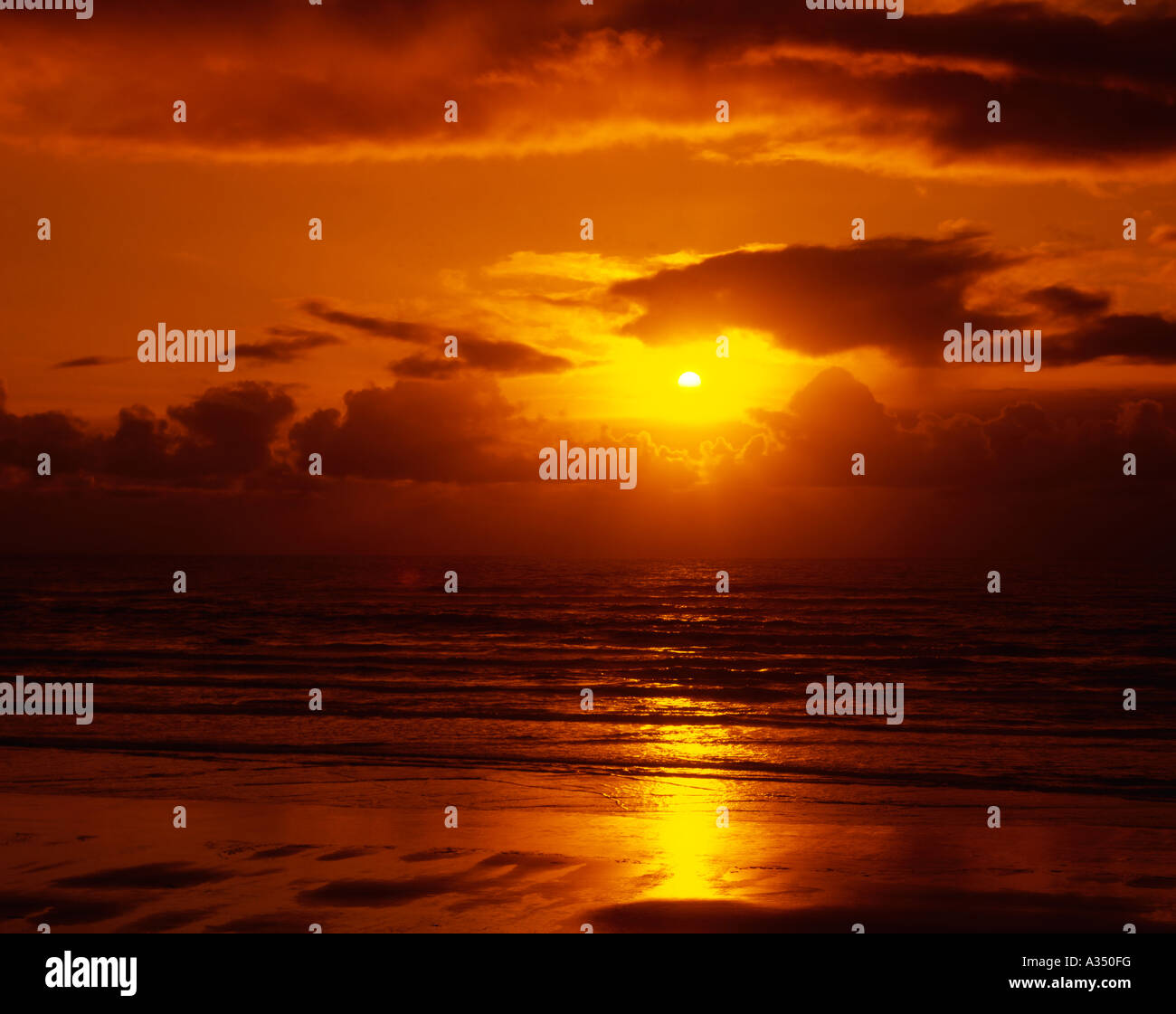 Newport sunset hi-res stock photography and images - Alamy