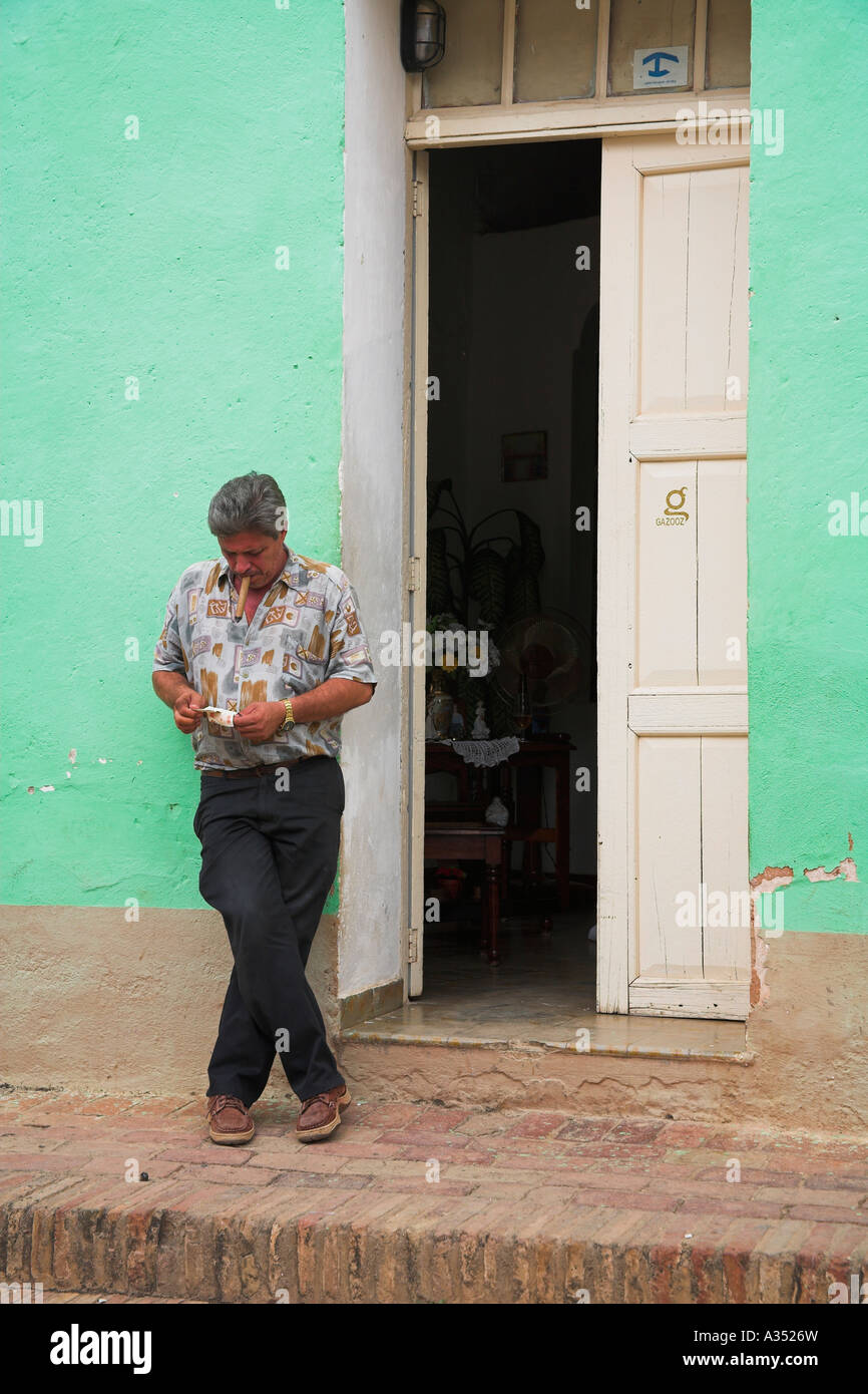 Man standing outside a house hi-res stock photography and images - Alamy