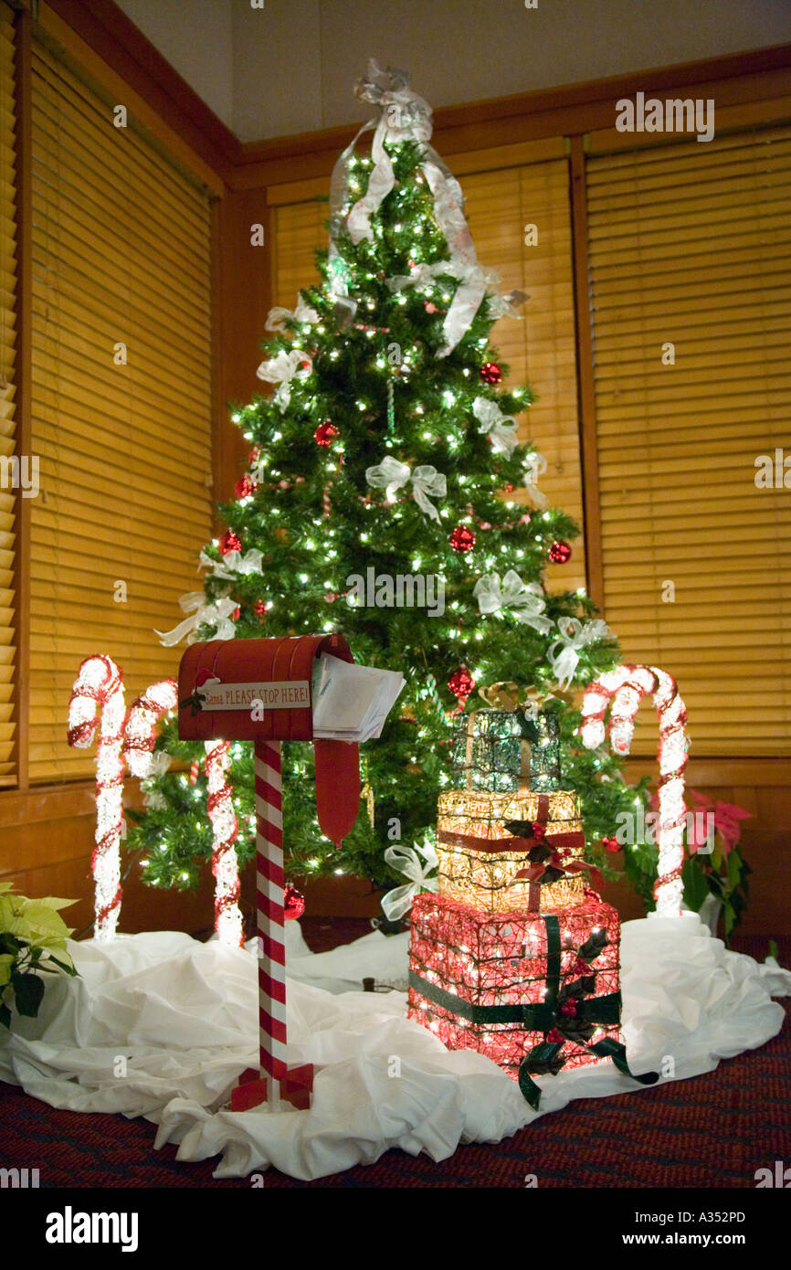 Christmas tree with lighted presents and mail in mailbox Stock Photo ...