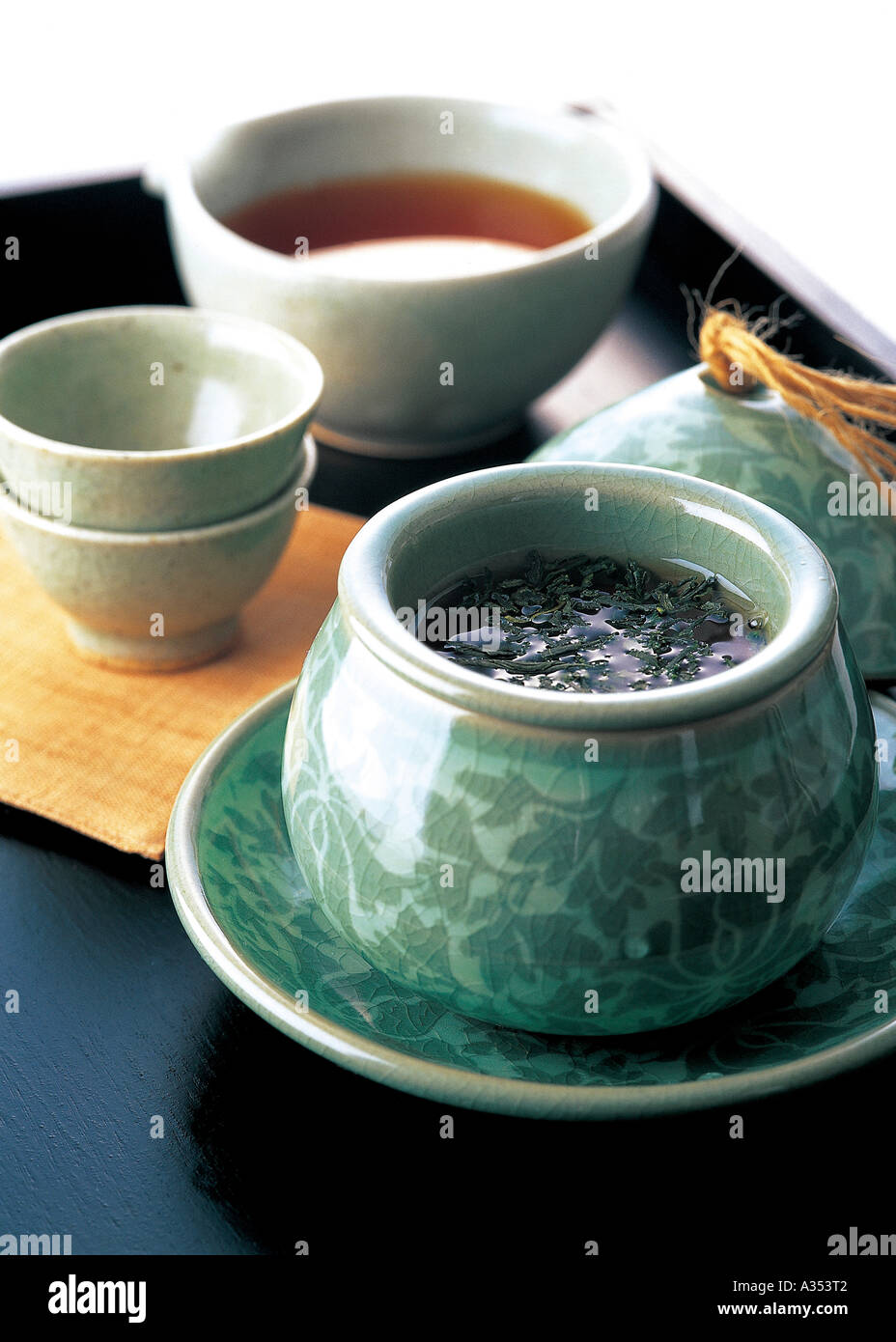 Brewing tea in the Korean traditional tea cup Stock Photo - Alamy