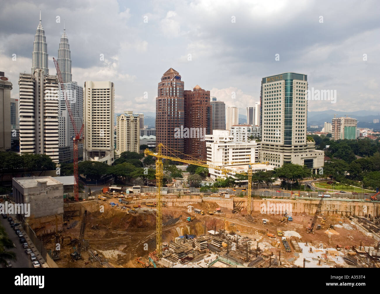 Kuala Lumpur under construction in 2008 Stock Photo - Alamy