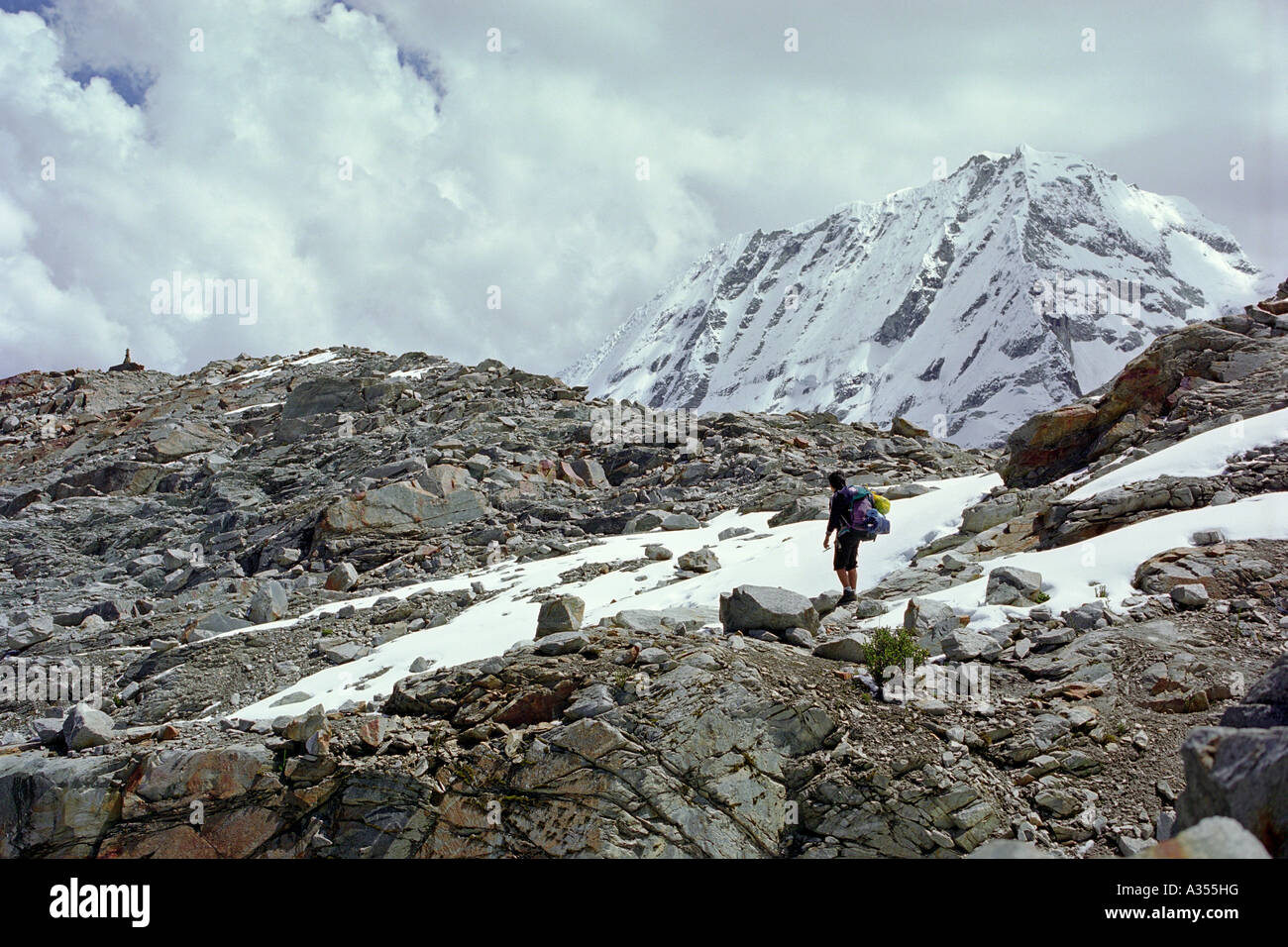 Approaching the 5000 meter pass between the Quilcayhuanca and Cojup ...
