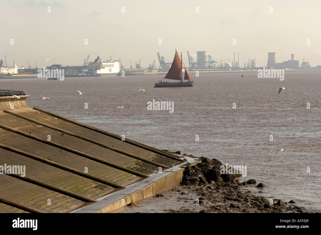 THE CITY OF HULL IN EAST YORKSHIRE model released Stock Photo - Alamy