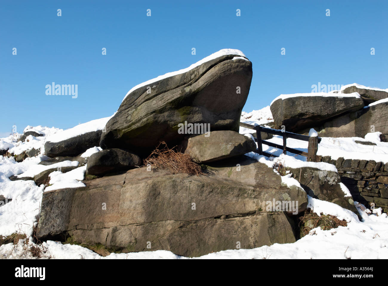 "Toads mouth"" rock formation" in winter at " Burbage Bridge" above ...