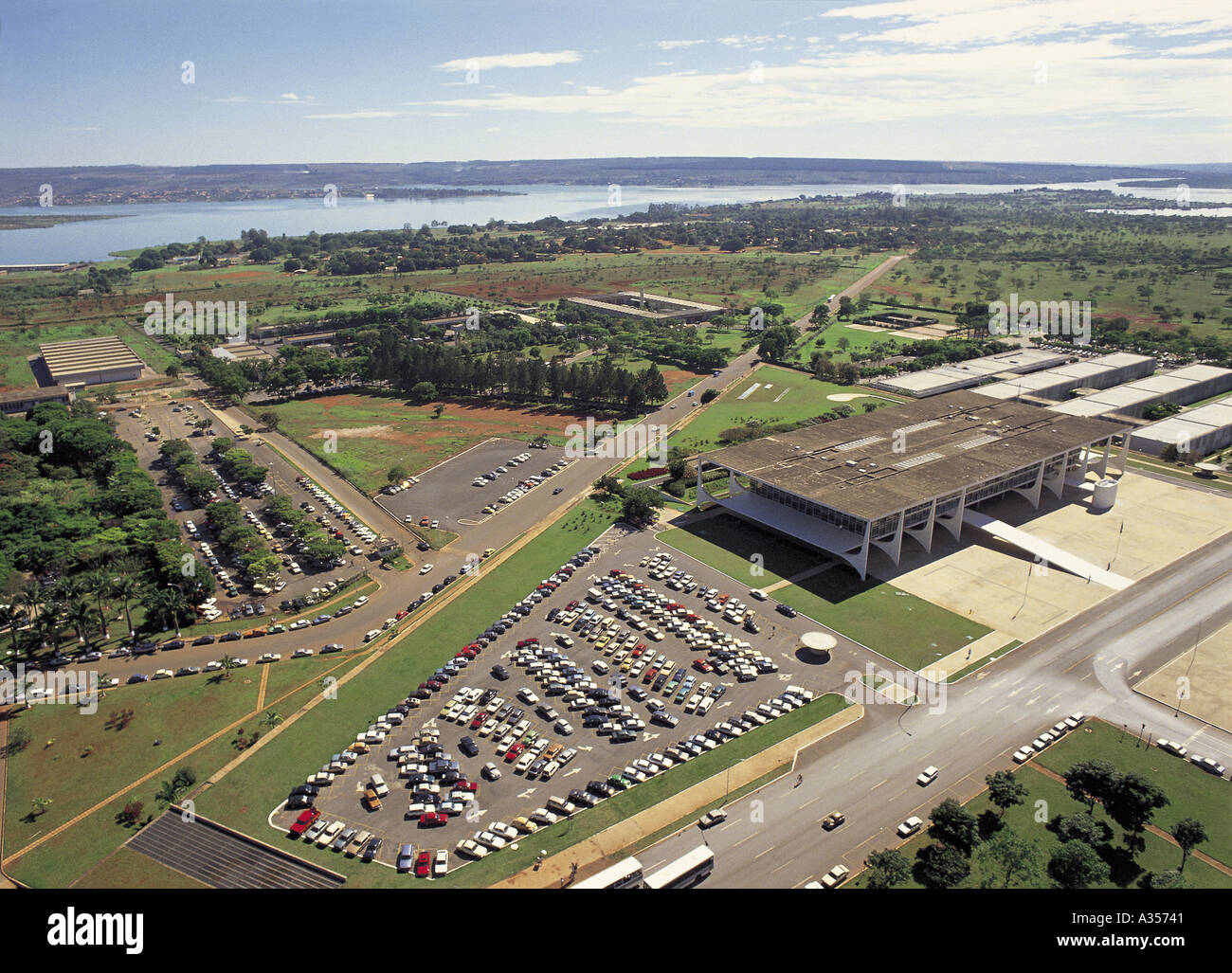 Planalto presidential palace hi-res stock photography and images - Alamy