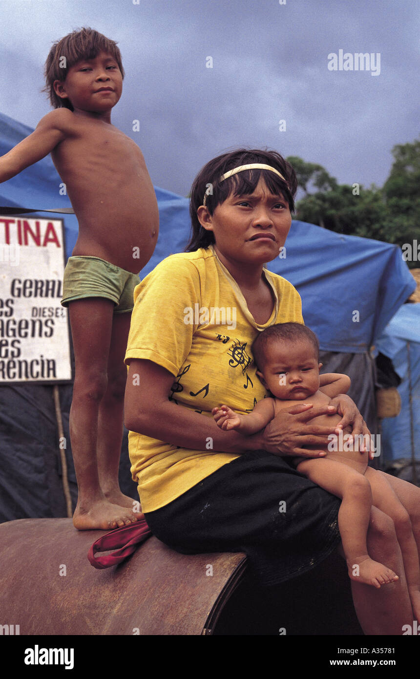 Yanomami children hi-res stock photography and images - Alamy