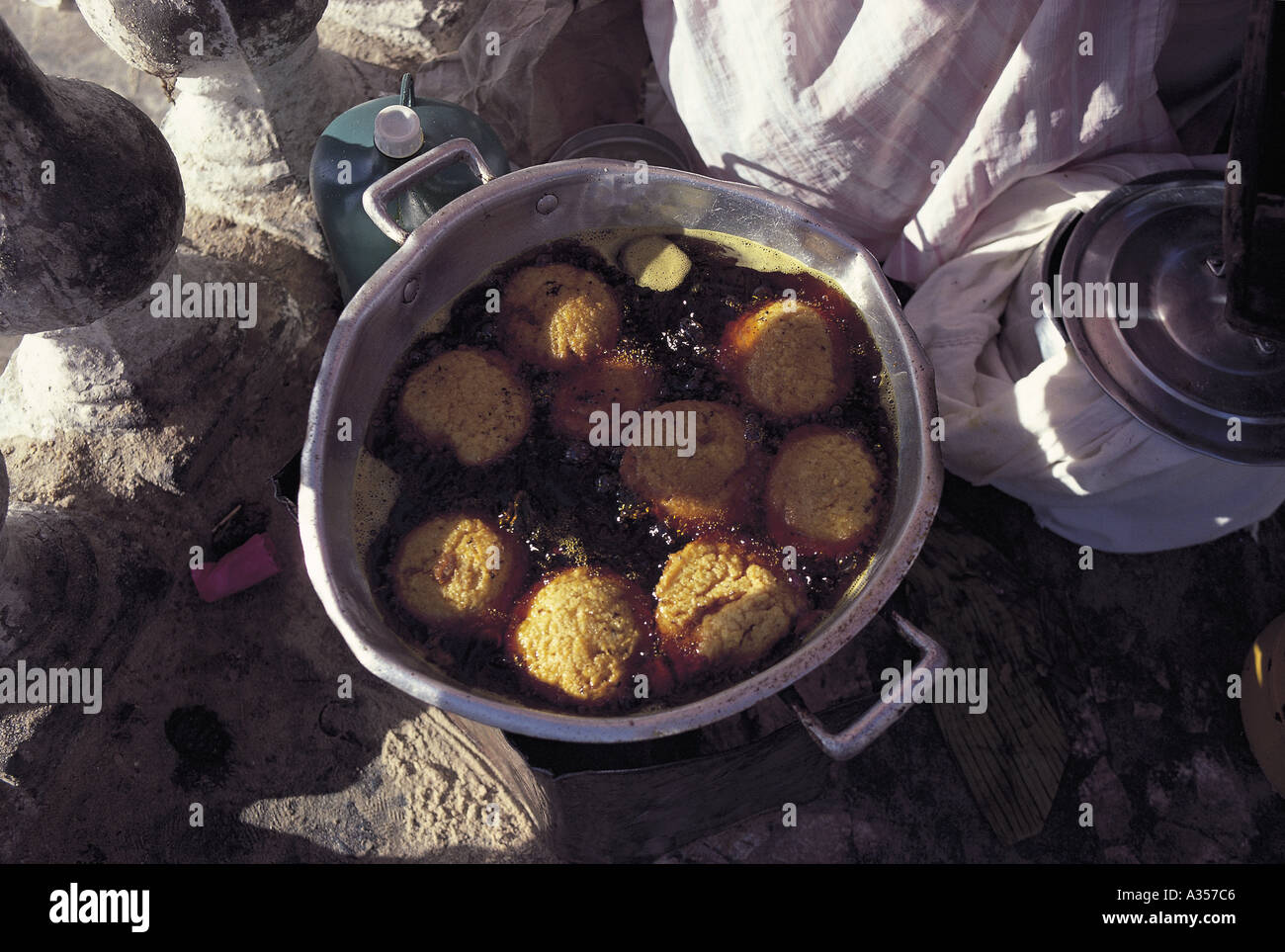 Dende oil hi-res stock photography and images - Alamy