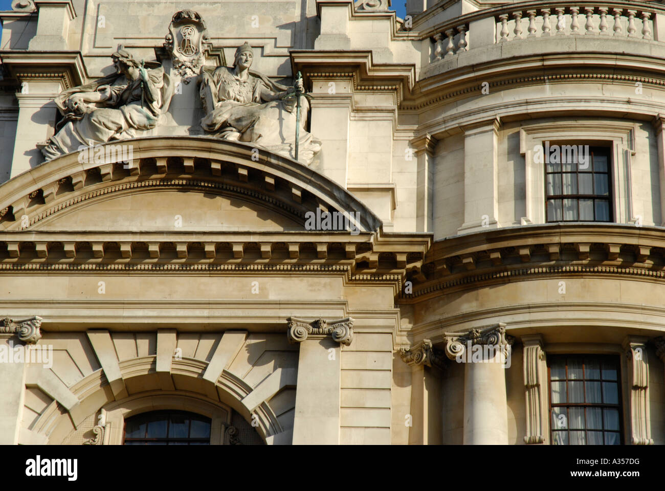 Victorian facade stone hi-res stock photography and images - Alamy